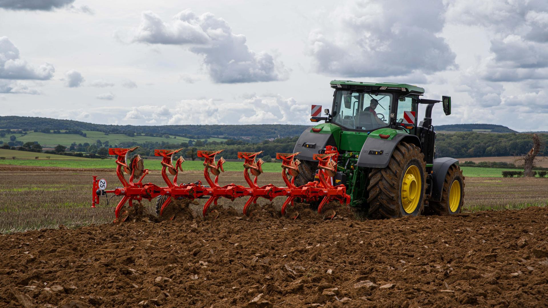 La gamme de charrues portées MASTER L | KUHN